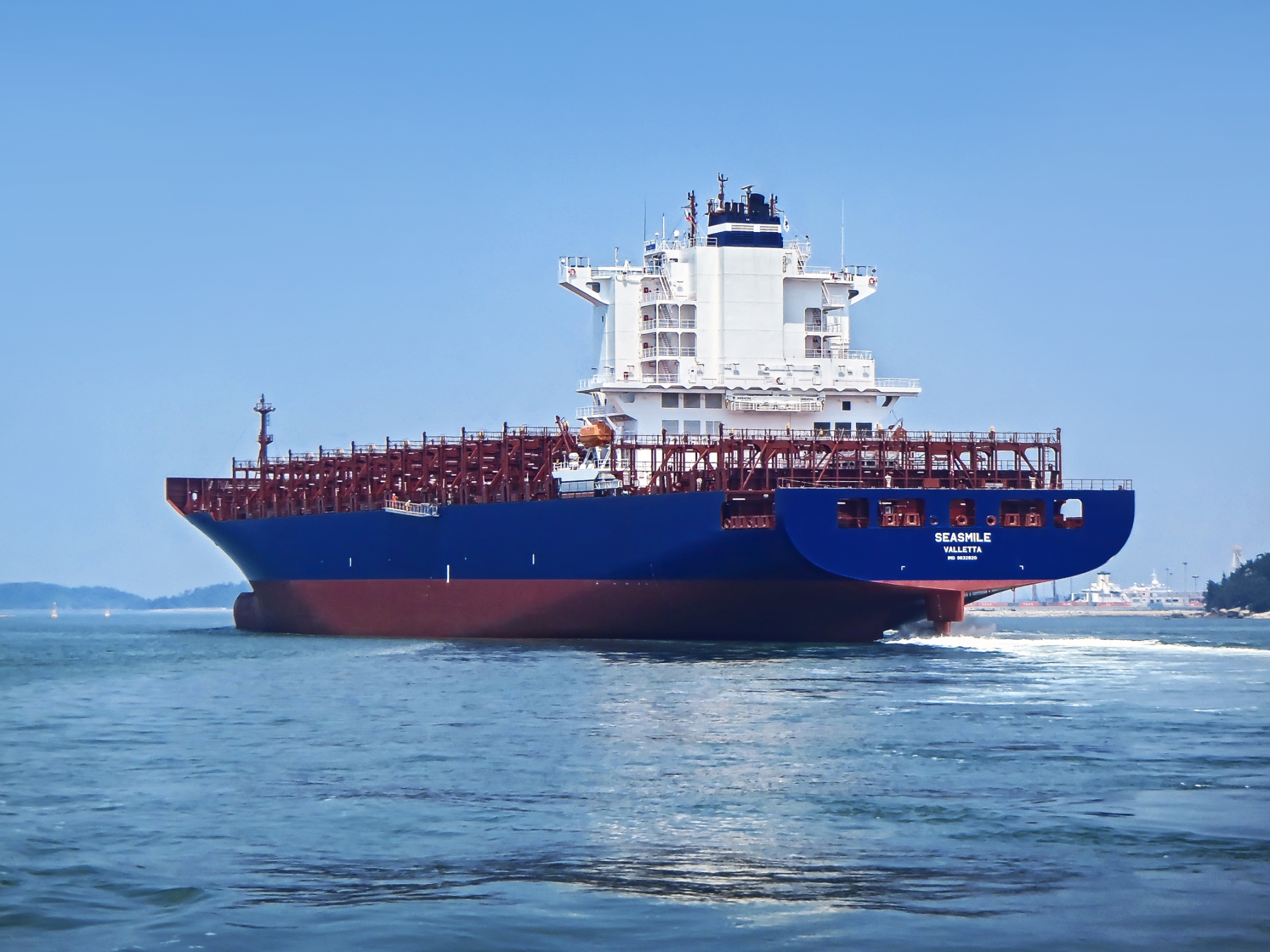 The cellular containerships managed by Thenamaris