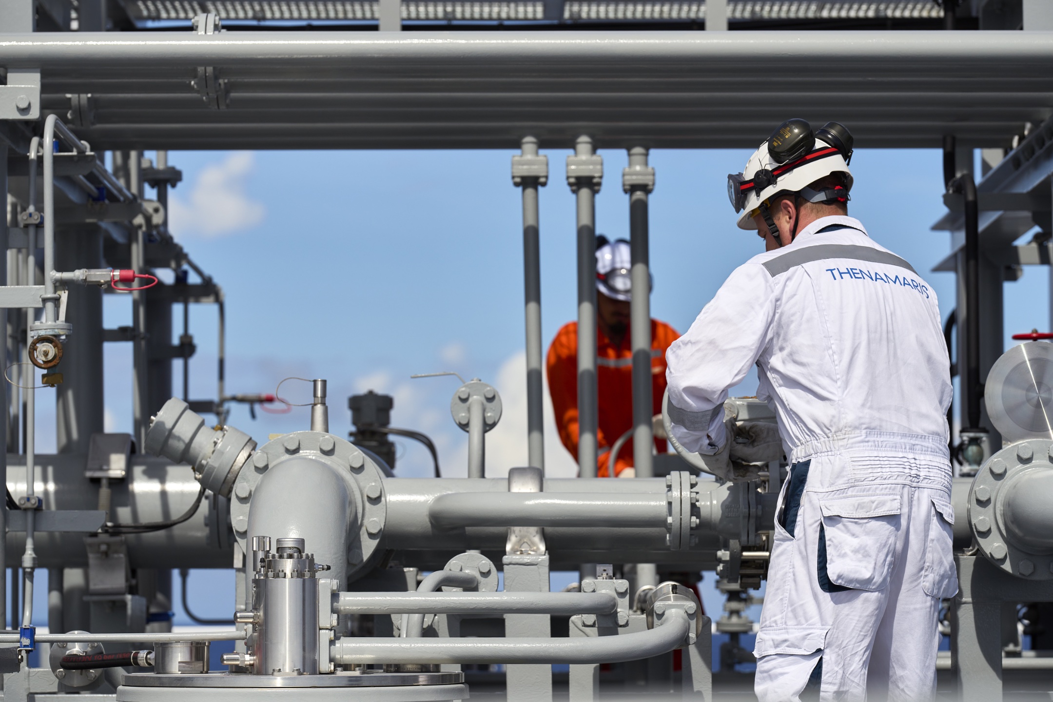 Thenamaris vessel operations teams